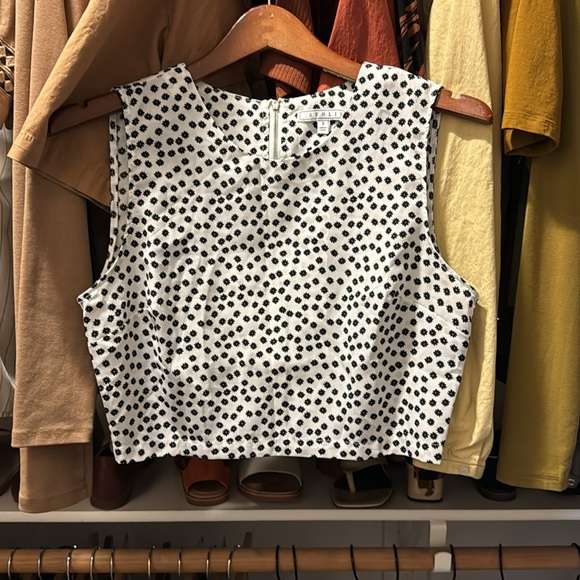 Forever 21 | Tops | Senlis Black White Floral Crop Top Zip Back Small ...